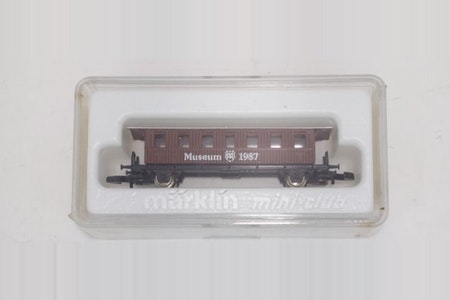 Trainz: Marklin Z Scale Lufthansa Airport Express Set at Trainz.com ...