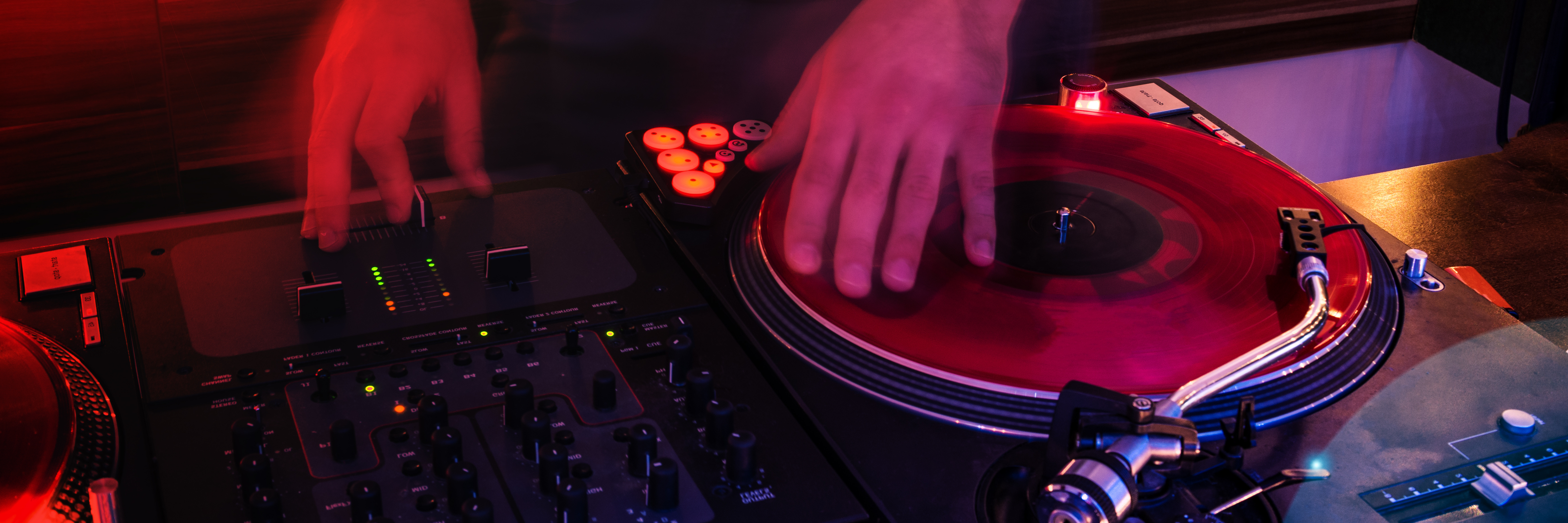 Music Store: Scratching - el arte más elevado del DJing!? | Milled