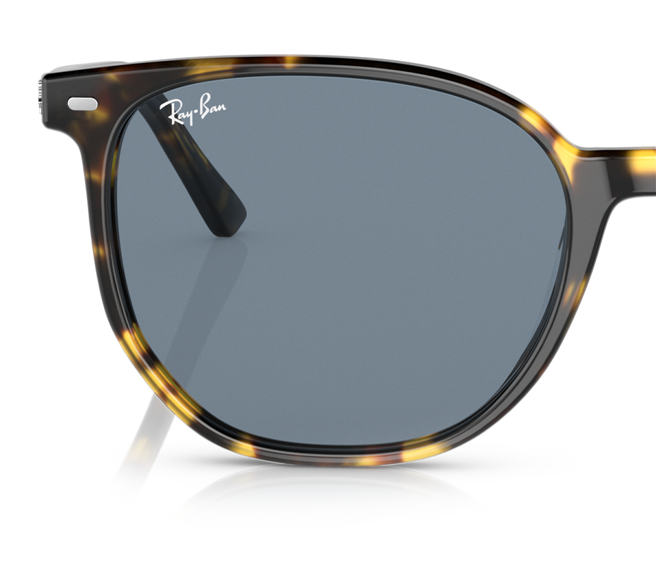 Ray-Ban: Limited Edition Elliot / Effortless chic | Milled