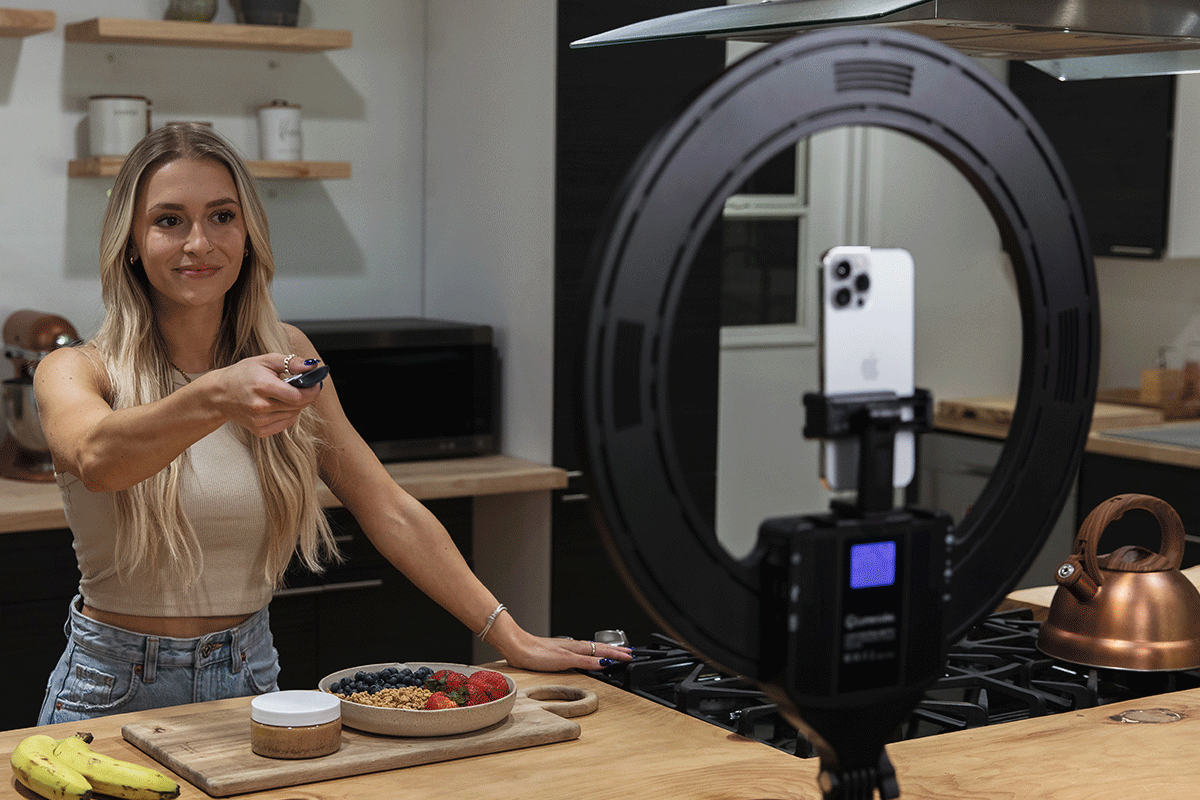 Lume Cube: Remote Controlled Ring Light | Milled