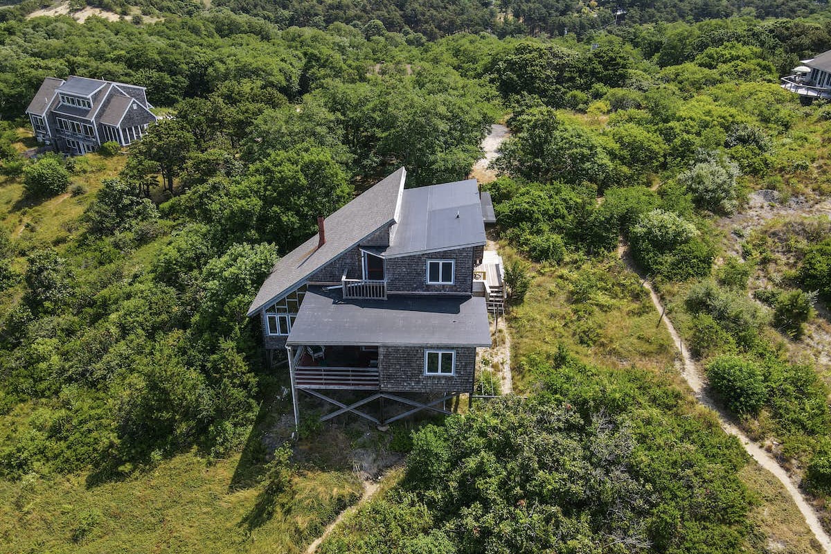 Dwell: A 200-Square-Foot ADU Packs a Playful Punch With Murals and ...