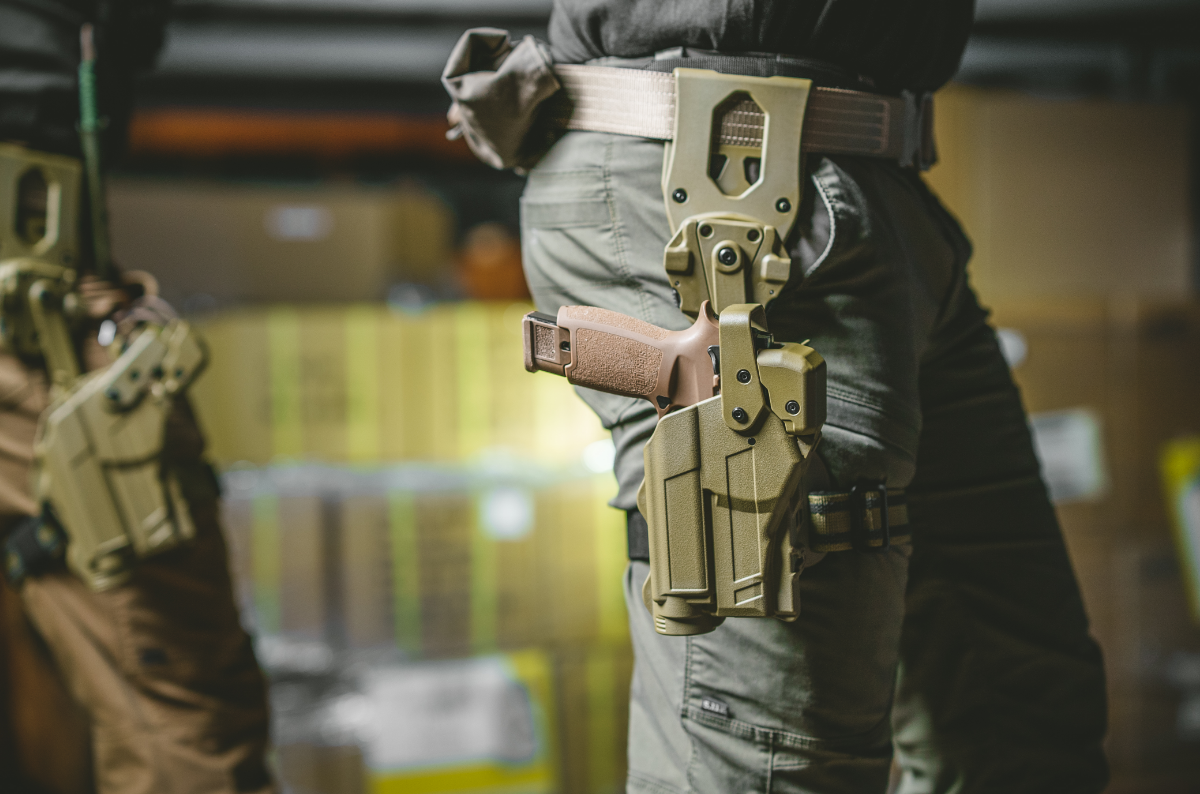 Alien Gear Holsters: Introducing the Rapid Force Tactical Tan Kit! | Milled