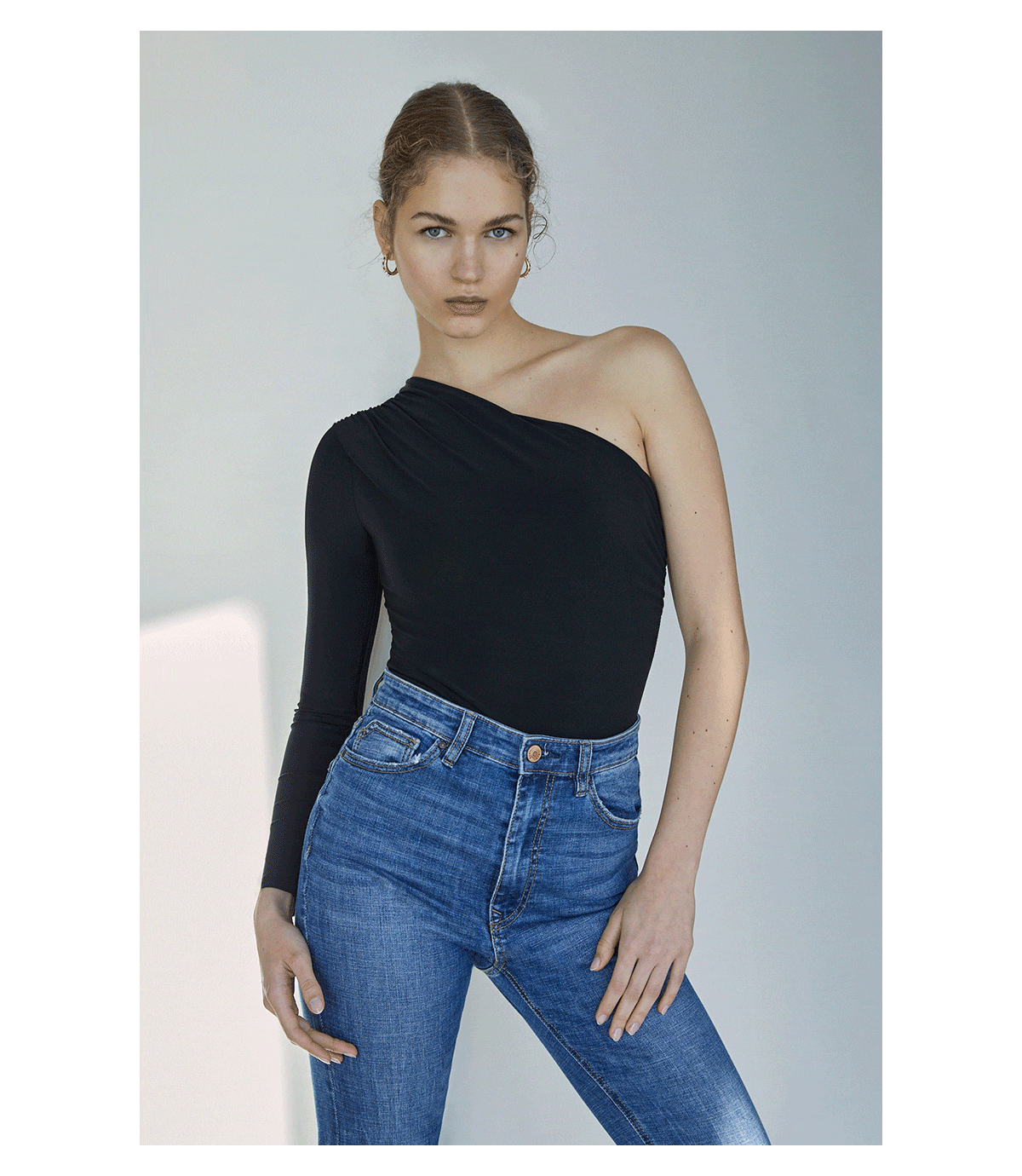 Stradivarius: Waarom CUT-OUT de belangrijkste trend is | Milled