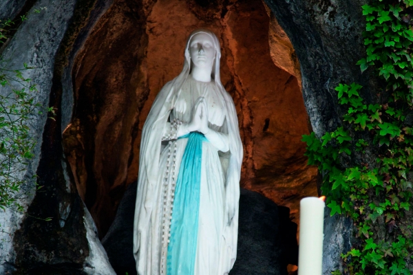 Catholic Gift Shop: Lourdes Prayers - Powerful prayers to Our Lady and St Bernadette | Milled