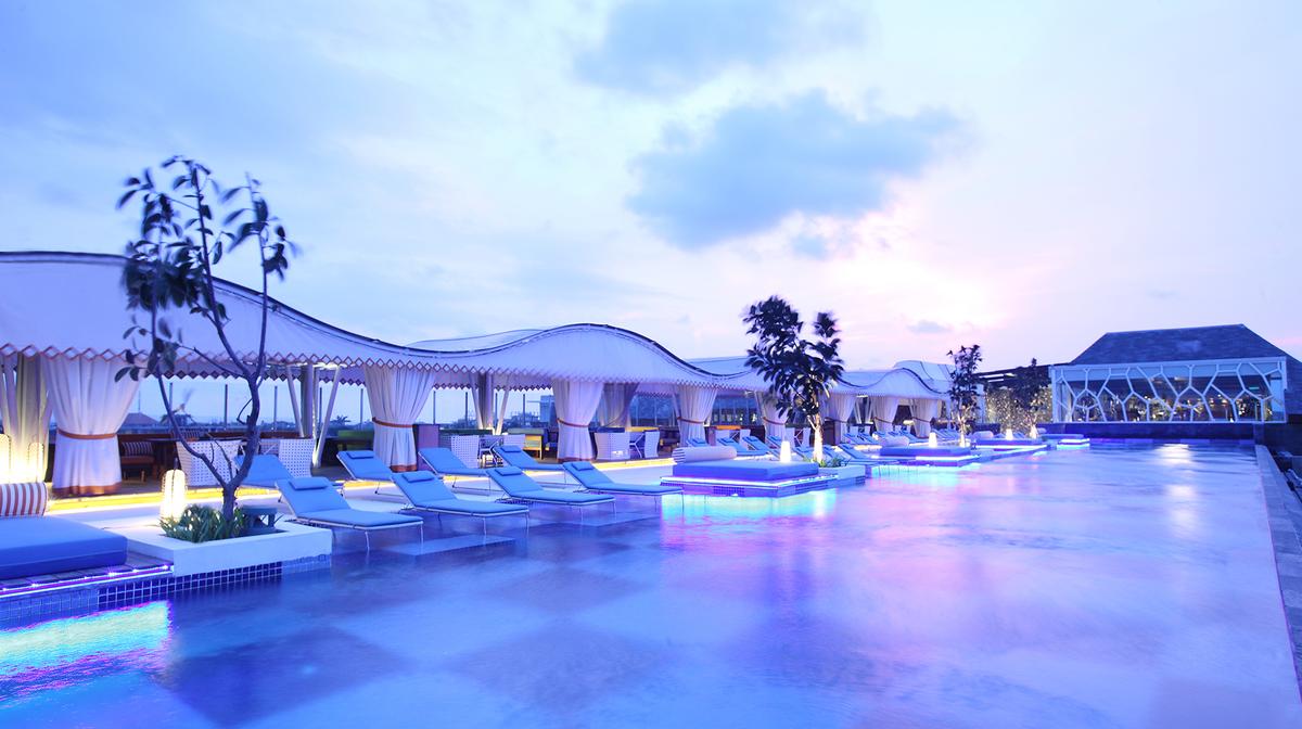 Scoopon: Seminyak Escape with Sky-High Infinity Pool | Get your laugh ...