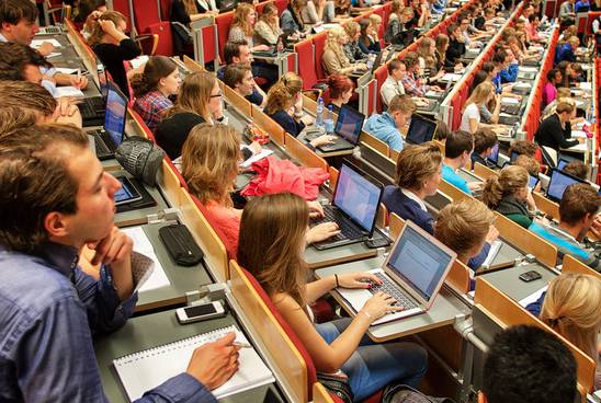 AdHouse: Basisbeurs definitief terug, zo ziet de nieuwe ...