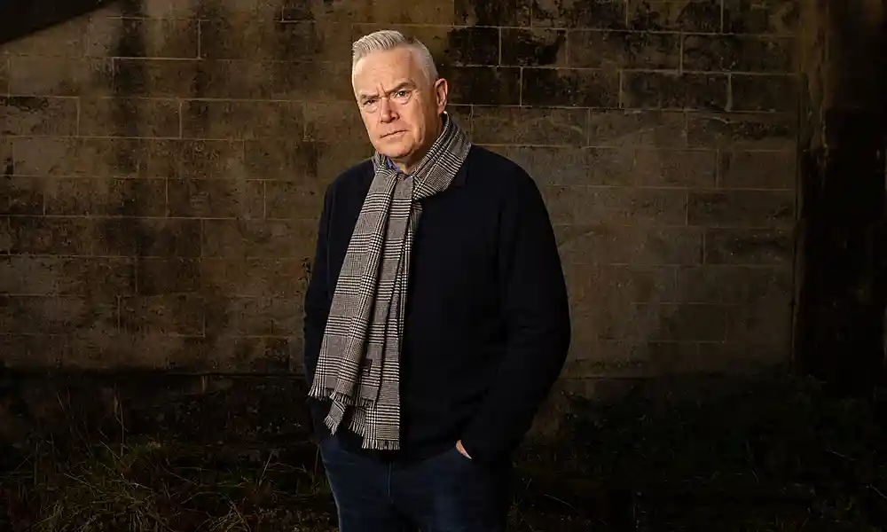 The Guardian: The Guardian Headlines: Wife of Huw Edwards names him as BBC presenter at centre ...