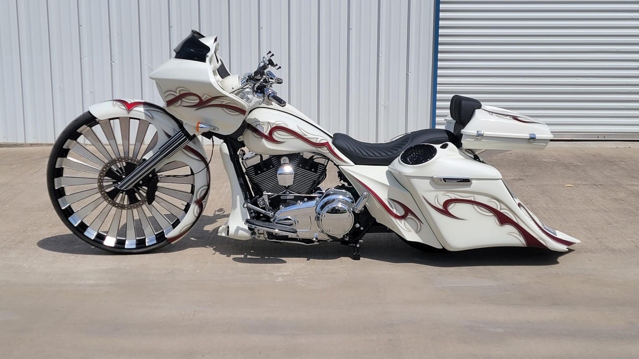 Redfoxbaggers: Unleash the Beast: Custom Big Wheel Bagger Builds at Red ...