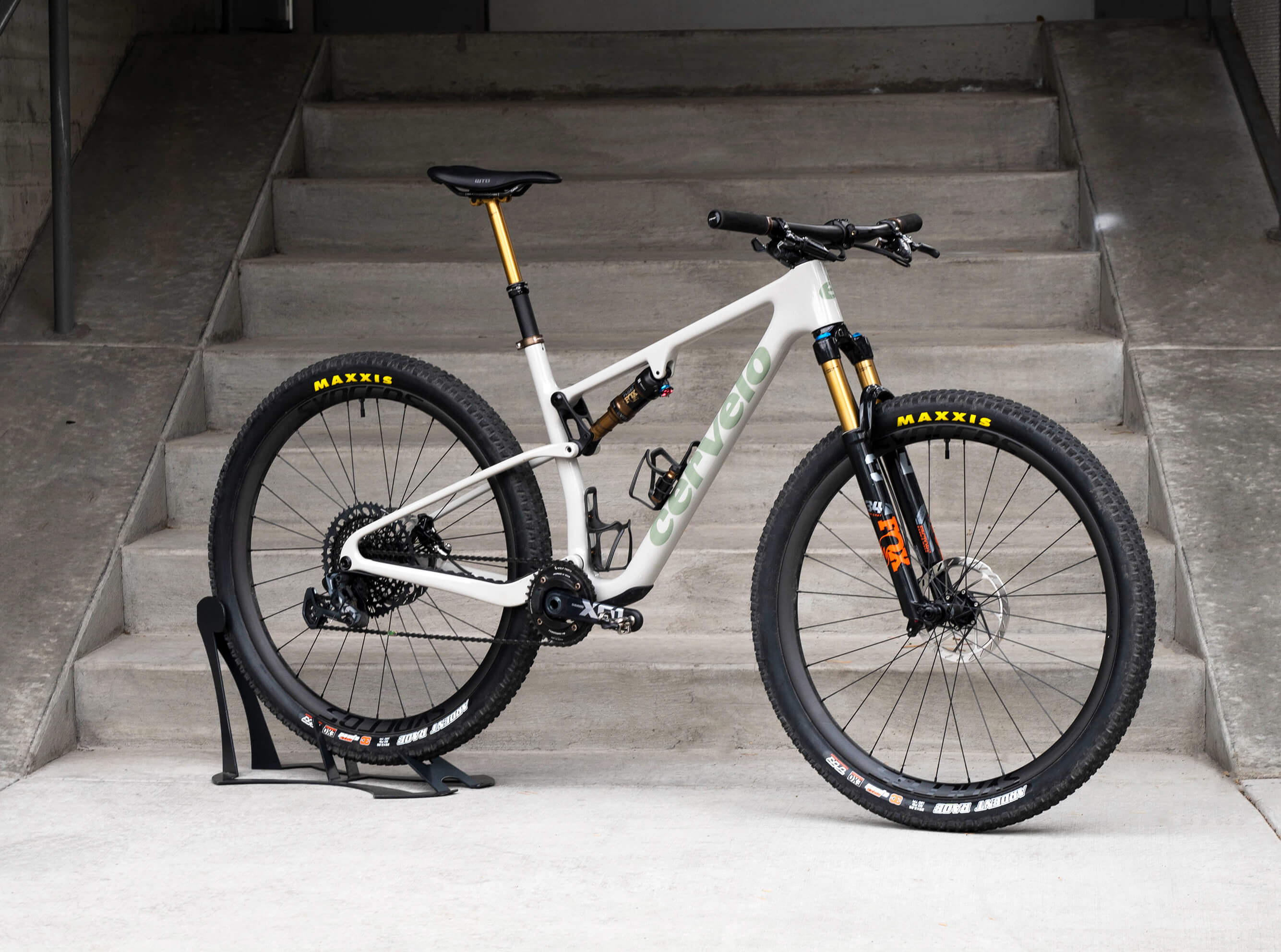 Contender Bicycles: Cervelo ZFS-5 Custom Build And Race Report | Milled