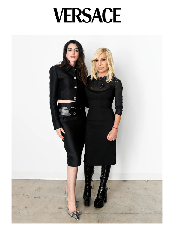 Versace: Serata Icons: Anne Hathaway e Donatella Versace | Milled