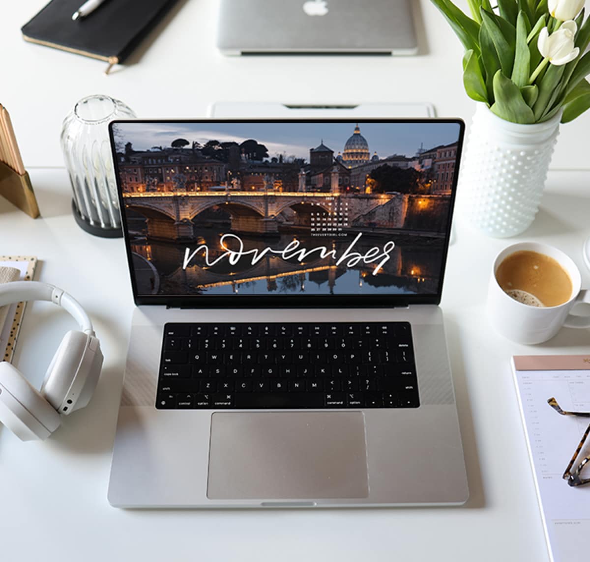 The Everygirl: Free, Downloadable Tech Backgrounds for November 2023 ...