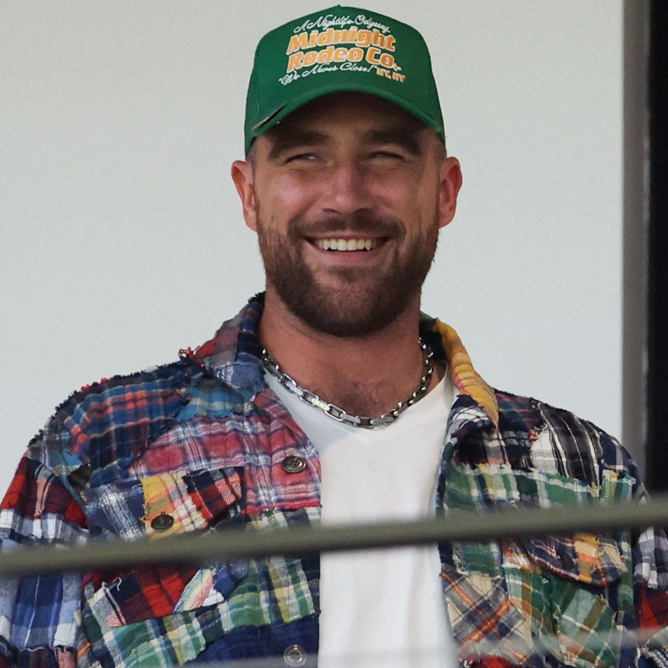 ELLE: Travis Kelce Was Photographed Arriving in Argentina for Taylor ...