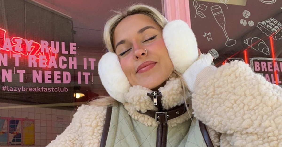 Who What Wear: "Cold girl" makeup has made its official return—5 fresh ...