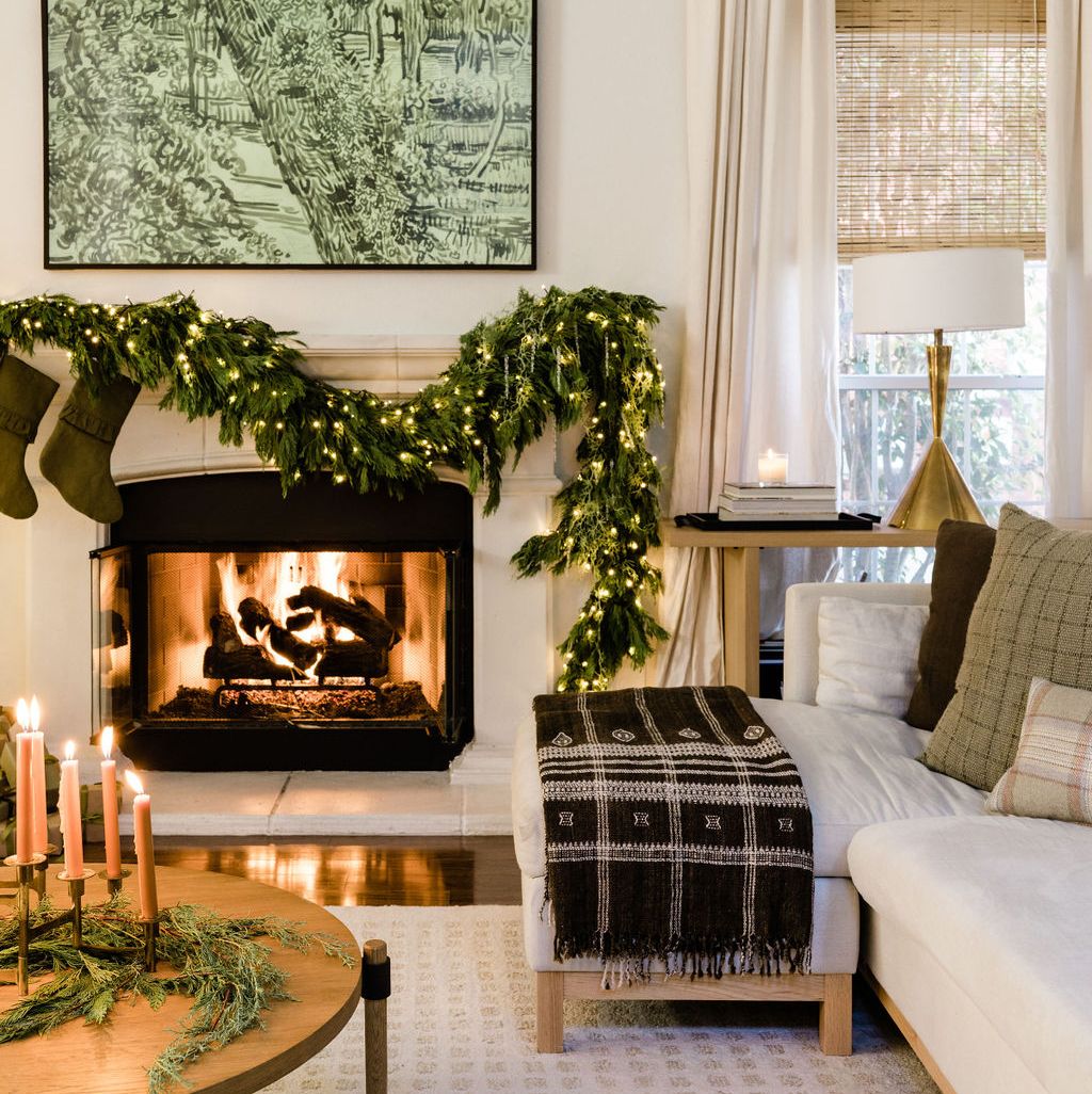 ELLE: 35 Holiday Mantel Decor Ideas to Brighten Any Room | Milled
