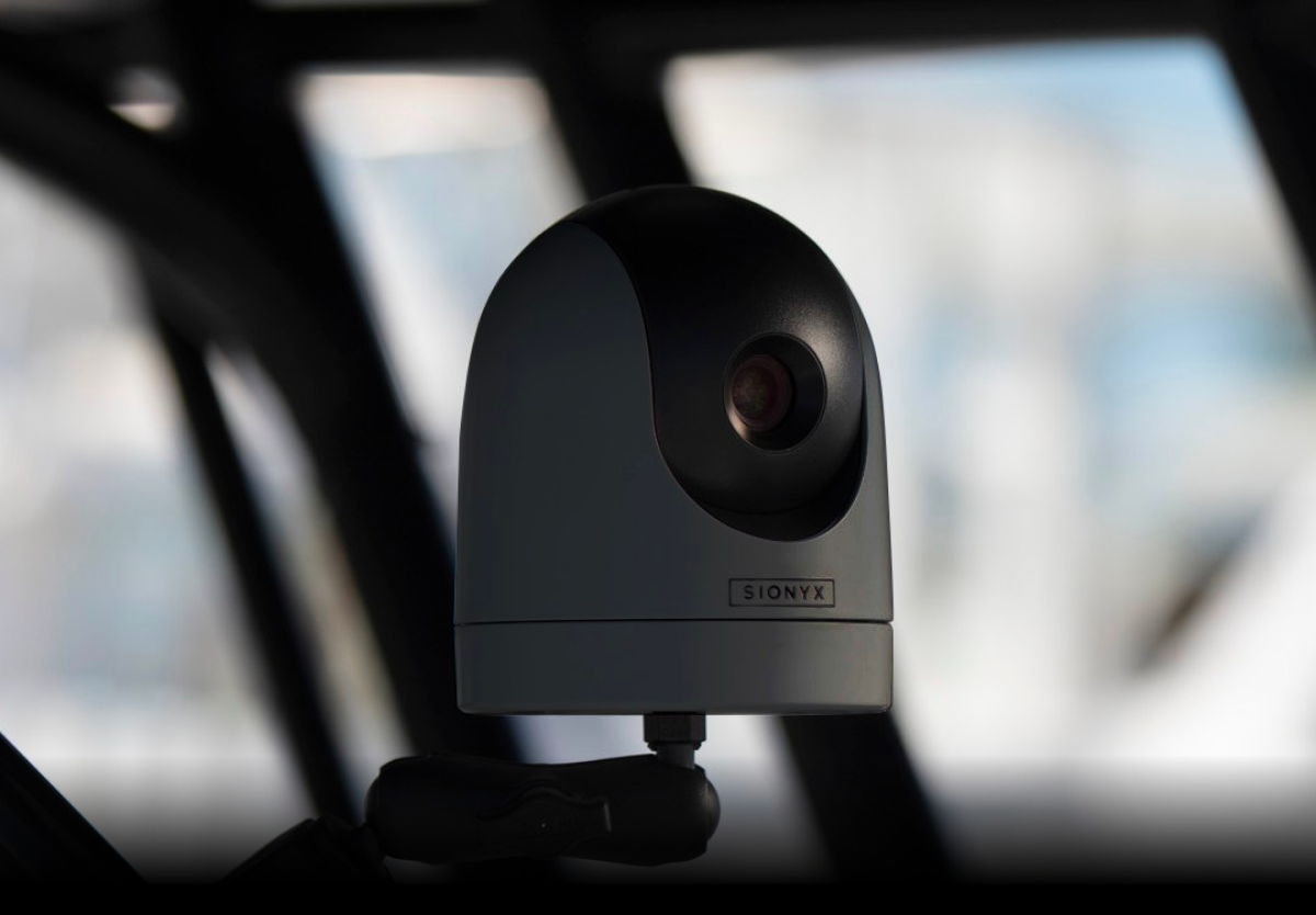 SIONYX: Nightwave vs Aurora PRO: A Comparison | Milled