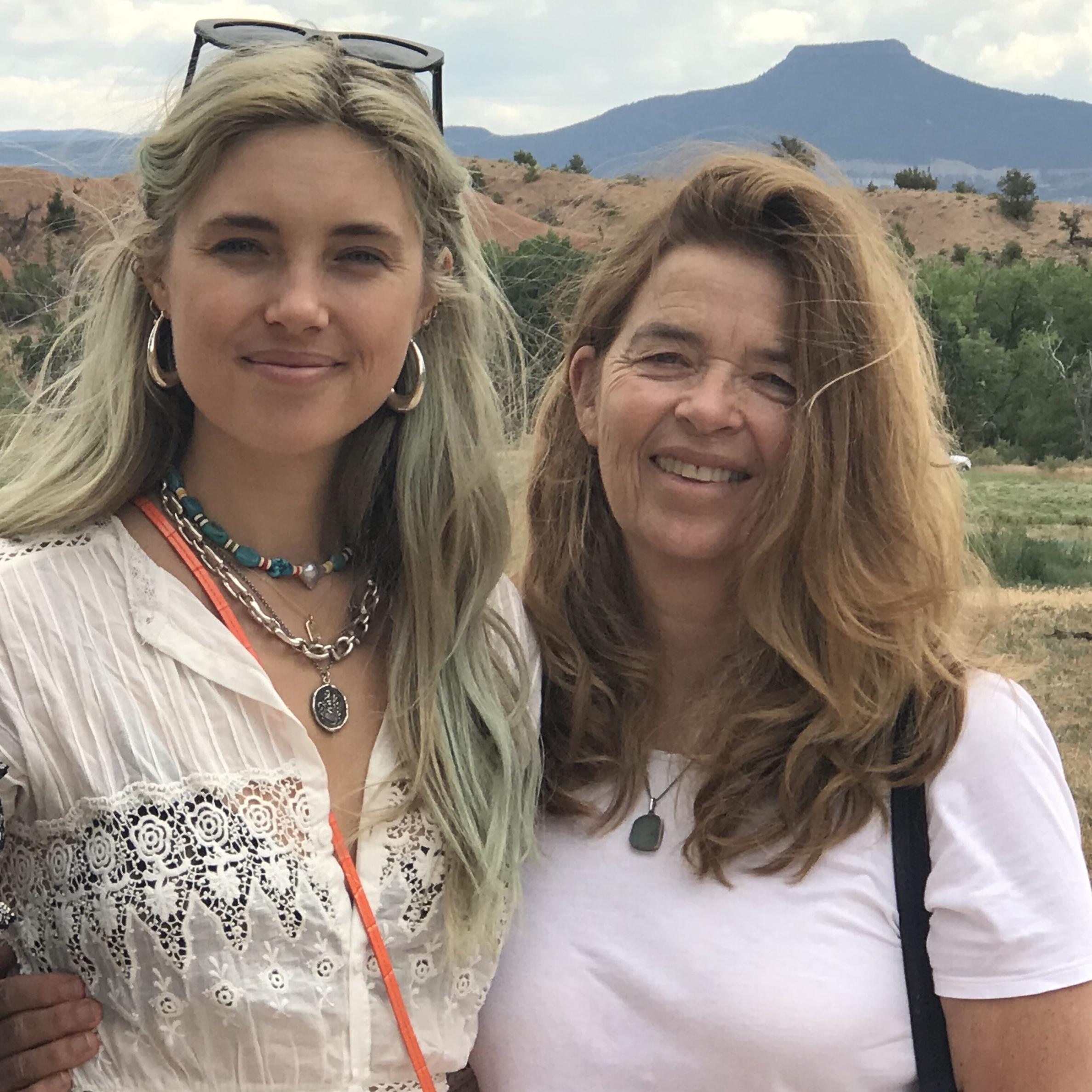Who What Wear 5 Trends My 70 Year Old Mom And I Are Wearing With Jeans