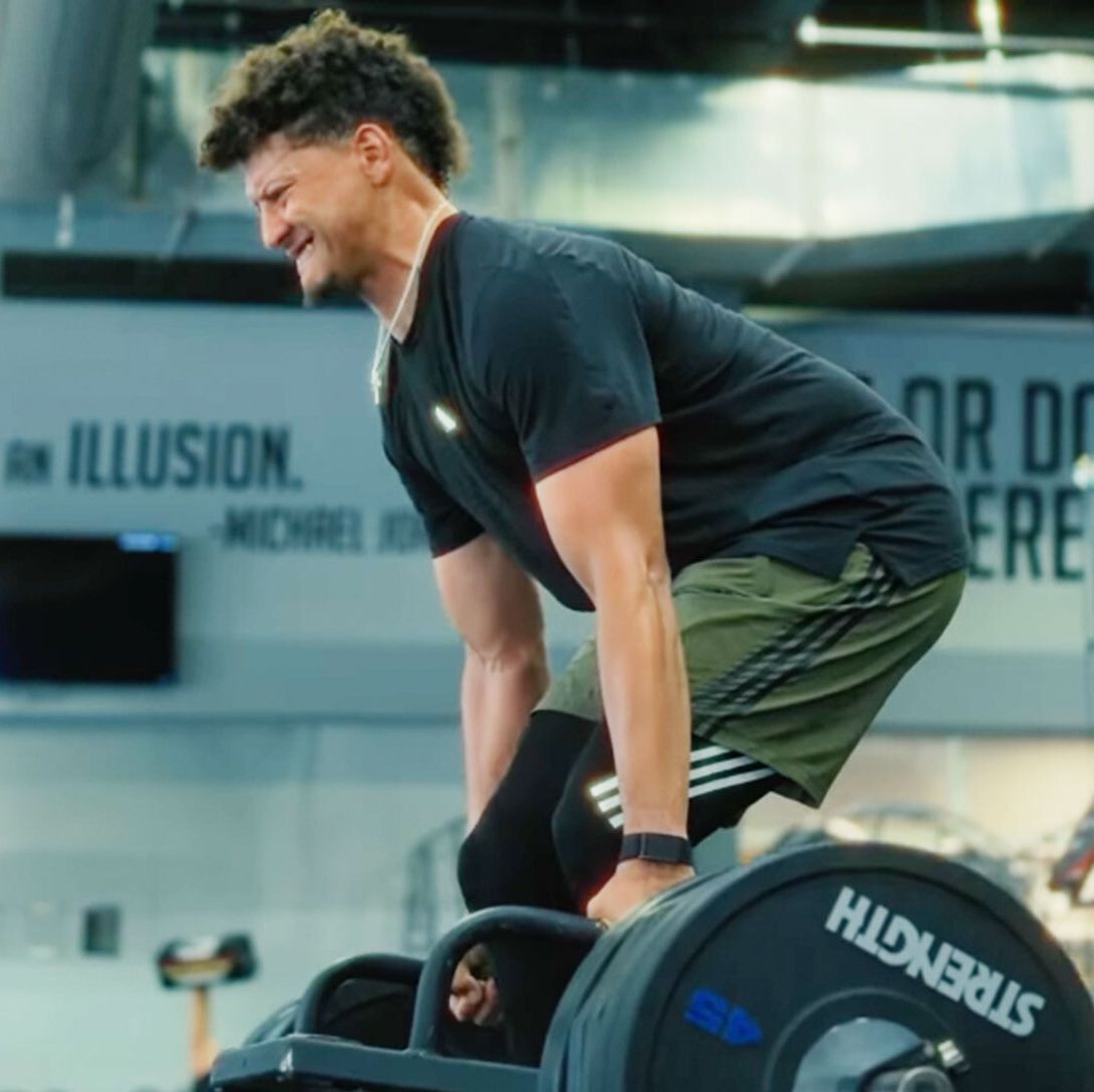 Men'sHealth: Patrick Mahomes' Intense Workout Shows What a 'Dad Bod ...