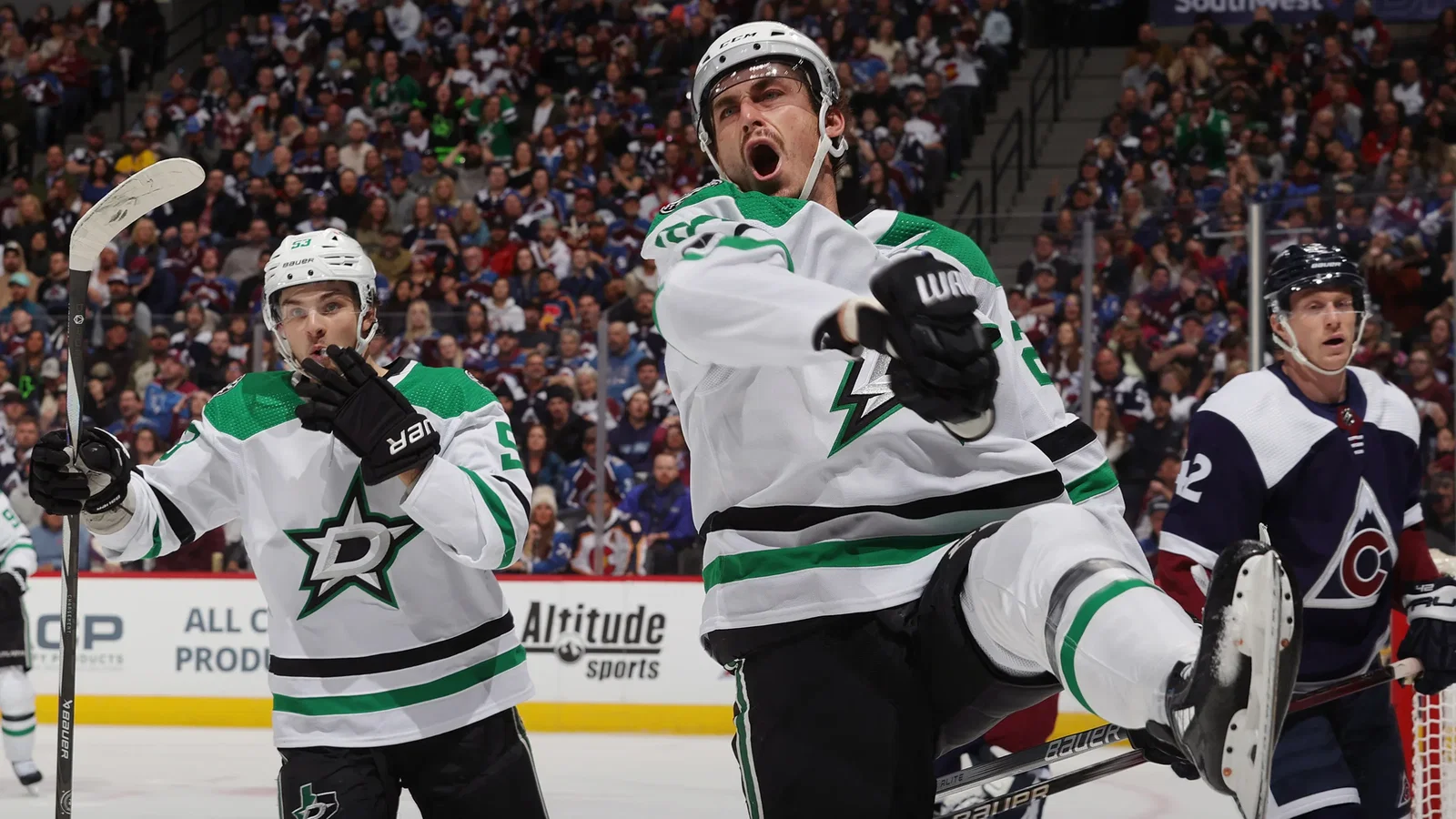 NHL: Johnston, Stars defeat Avalanche, pad lead in Central Division ...