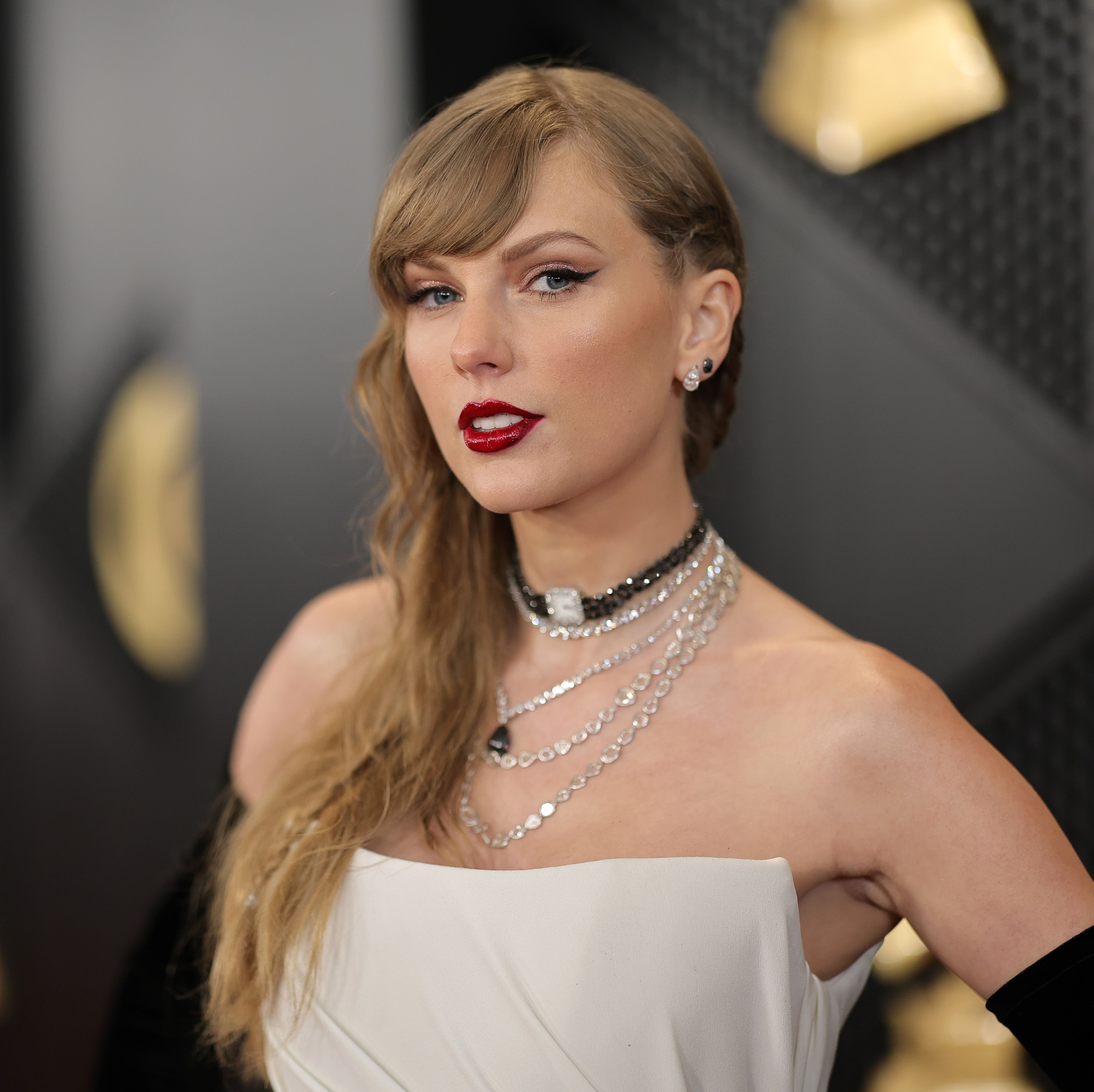 Cosmopolitan: Taylor Swift Fans Spiral Over "The Hallway" After ...