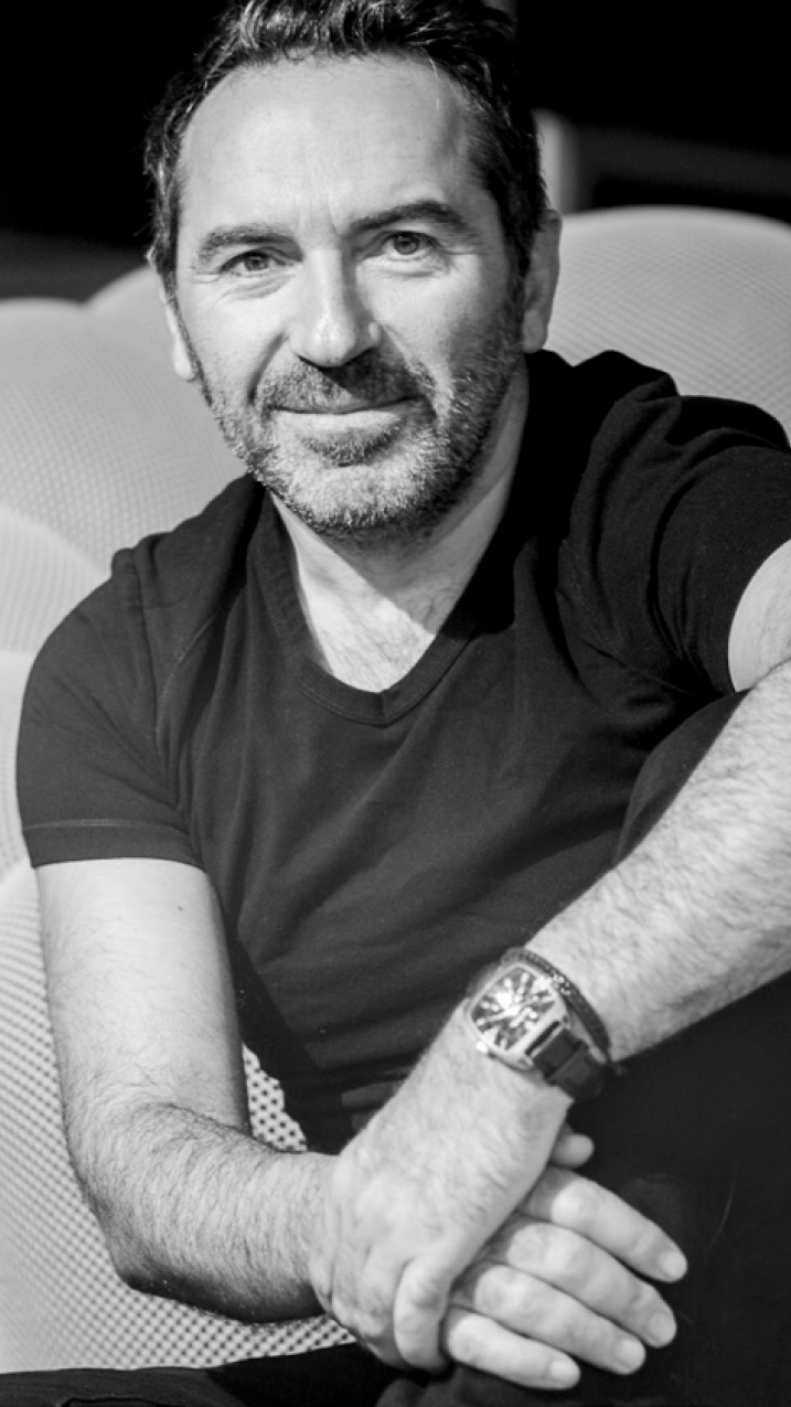 Roche Bobois: Bubble by Sacha Lakic. An iconic sofa | Milled