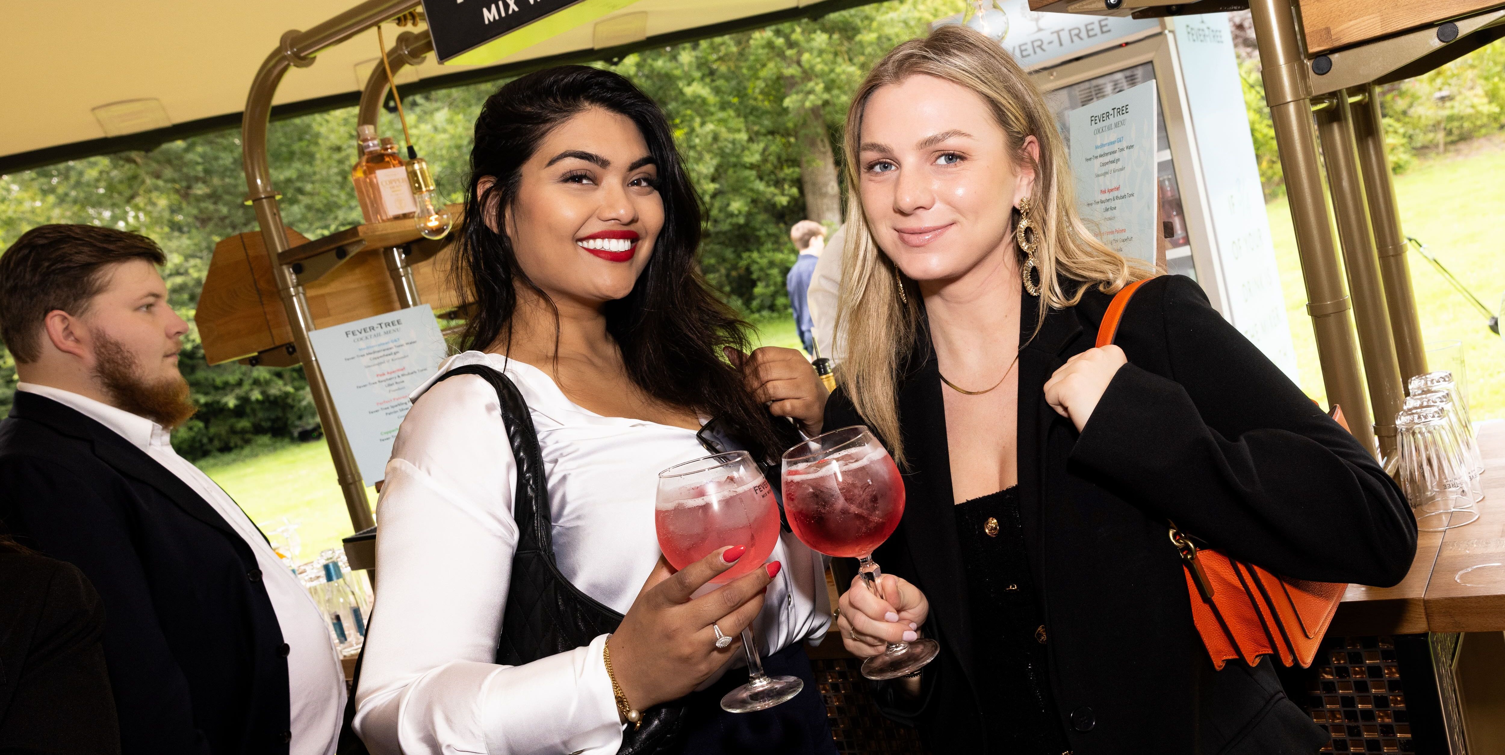 Quote: Financieel fit: dit zijn de 11 grootverdieners van Oranje & Ali ...