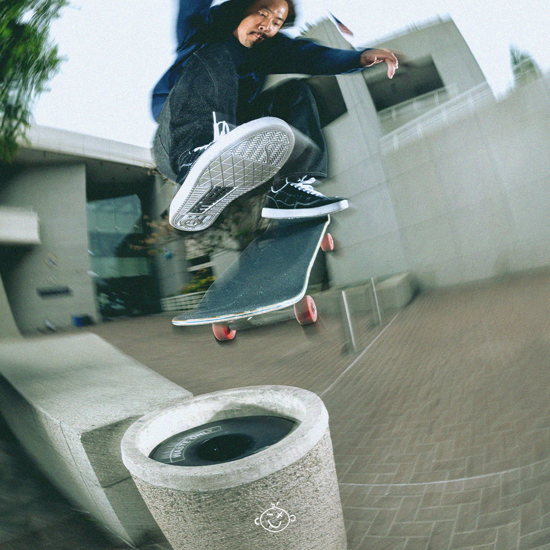 Etnies: The Snake Is Restocked in All Colors! 🐍 Grab This Mid 90's ...