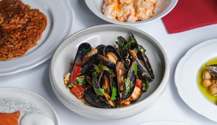 Spis i Byen: 12 serveringer hos anmelderrost Frederiksberg-bistro 🧄🫓 ...